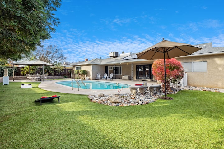 Fun & Relax | 4 Bd 2 Bath Sleeps 10 | Fresno State - Fresno, CA