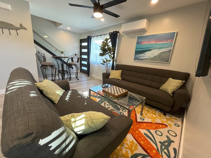 Ocean Breeze Retreat: 2br/2ba Oasis With Rooftop - 聖地亞哥, CA