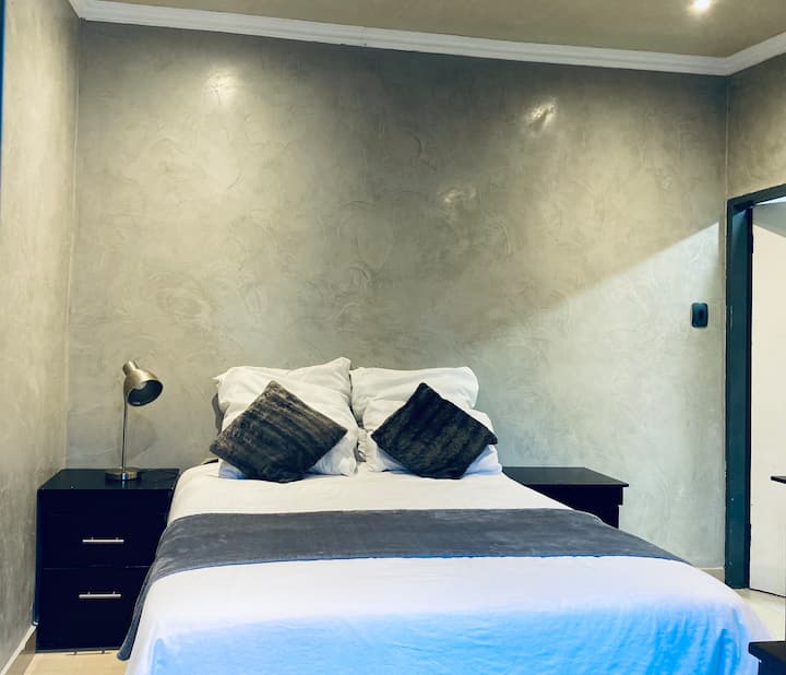 Modern Guest Suite| Wifi| Netflix - Randburg