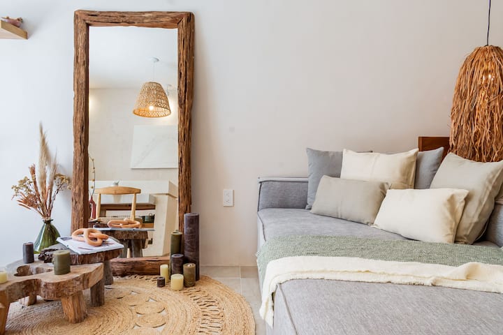 Romantic Tulum Getaway: Balcony, Pools & Free Gym - Tulum