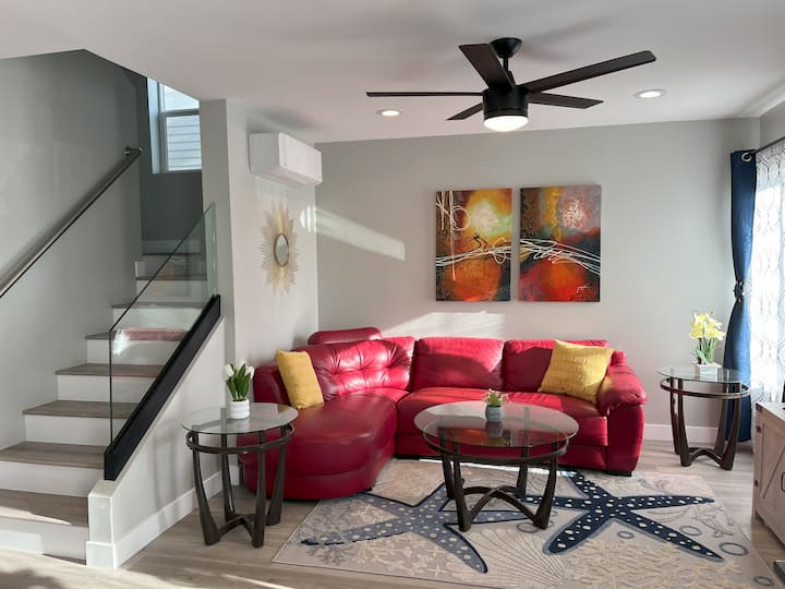 Luxurious Oceanview Oasis, Steps Away From Beach - San Diego, CA