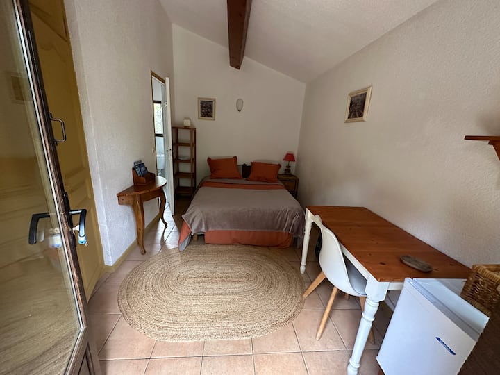 Chambre à La Nuitée. - La Seyne-sur-Mer