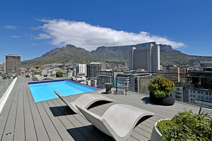 Luxury Haven At The Tokyo Located In Loop Street! - Camps Bay