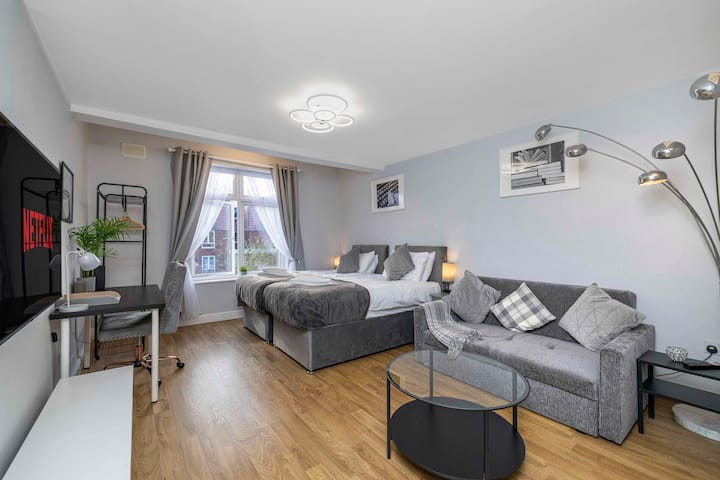 Charming 3-bed Townhouse In Vibrant Ealing - Hounslow