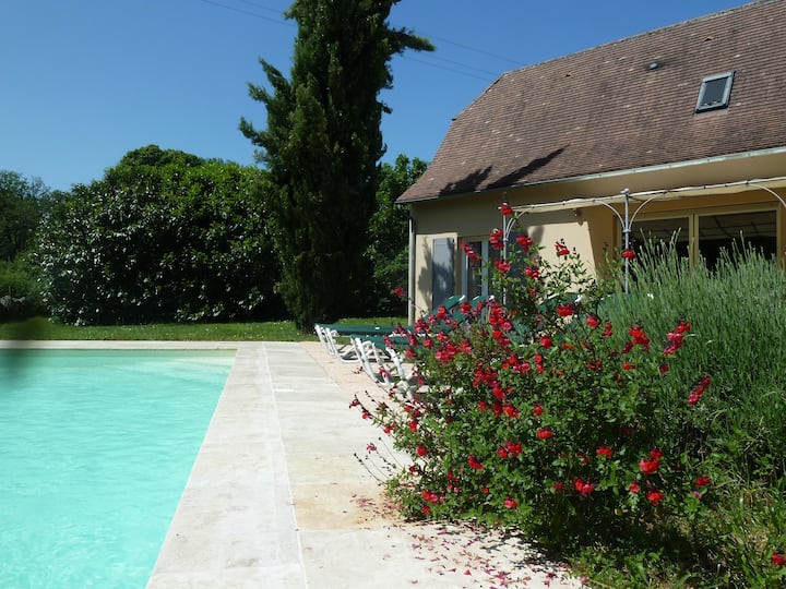 Maison Avec Piscine à Loubressac - Lot