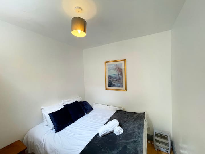 Guest House Near Kirknewton - Livingston