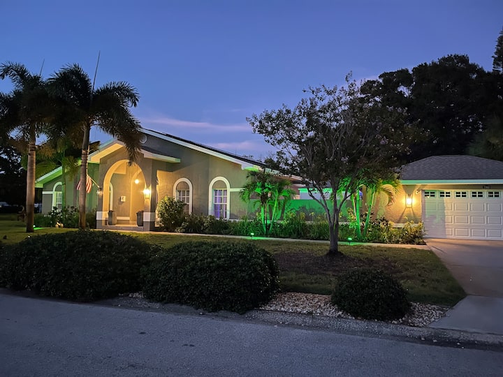 Beautiful St Petersburg Rental - St. Petersburg, FL