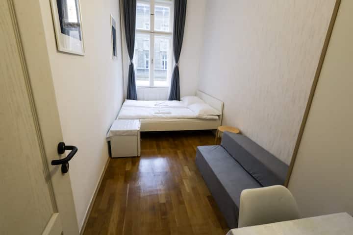 Pest-port Apartment Room-4 Privite Bedroom - Budapest
