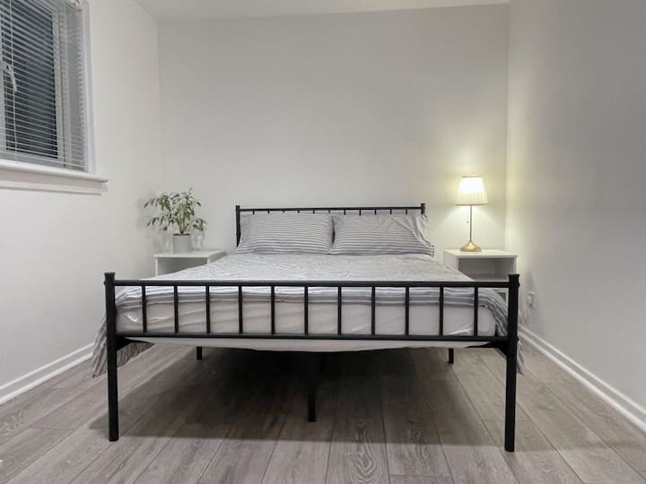 Double Room In Garden House - Edinburgh