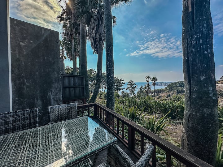 #복층형 #전망 좋은 카페 무료조식 #테라스 숯불바베큐 #측면바다전망 #최신스파욕조#수영장 - Jeju-do