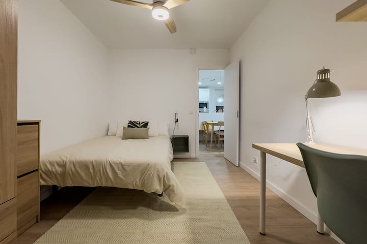 Room - Habitación Exterior Cama Doble - Barcelona