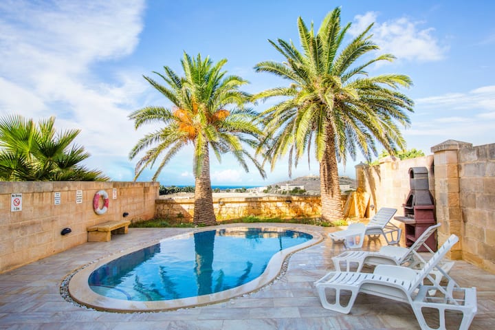 Palma Holiday Farmhouse With Private Pool & Views - Malta