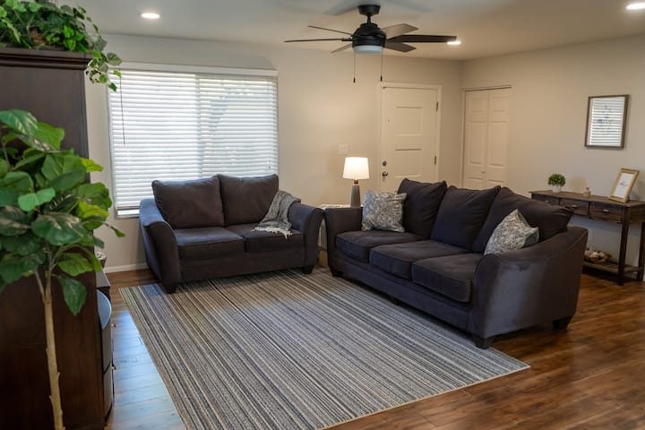 3 Br 2 Ba Townhome In Tempe - Tempe, AZ