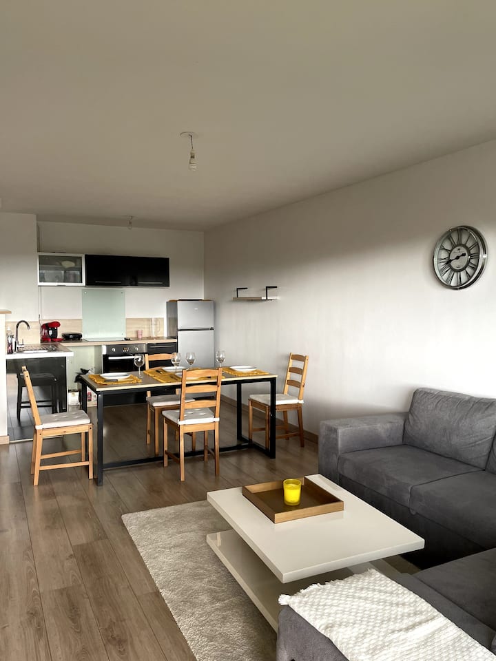 Petit Cocon - T2 Avec Parking Cholet Centre - Cholet