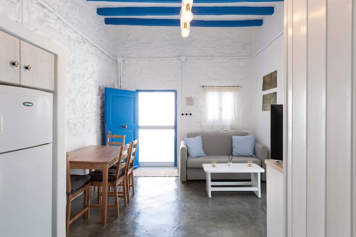 Sunny Nest, 50m From The Sea - Paros