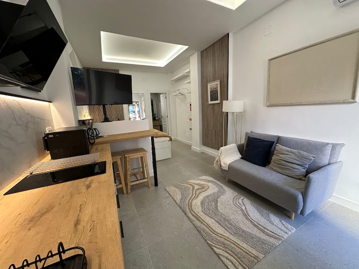 Piso  En Centro Torremolinos, Playa A 10 Minutos - Benalmádena