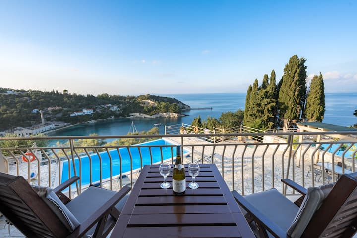 ΔΙΑΜΕΡΙΣΜΑ ΜΕ ΘΕΑ ΣΤΗ ΘΑΛΑΣΣΑ - Zeus Apartment - Paxi