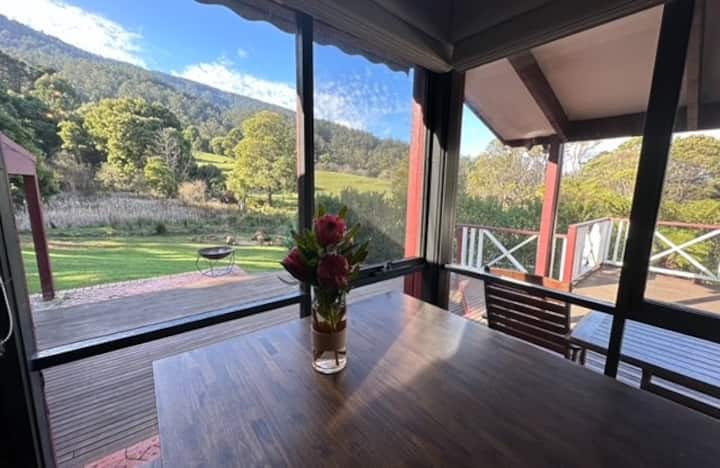 The Valley View - Currawong Rd