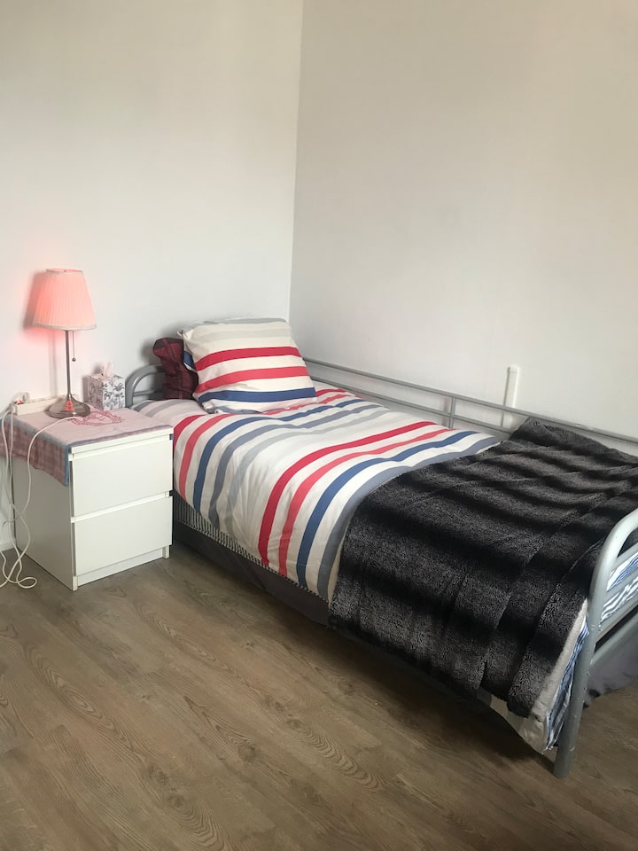 Une Chambre Dans Une Colocation - Strasbourg