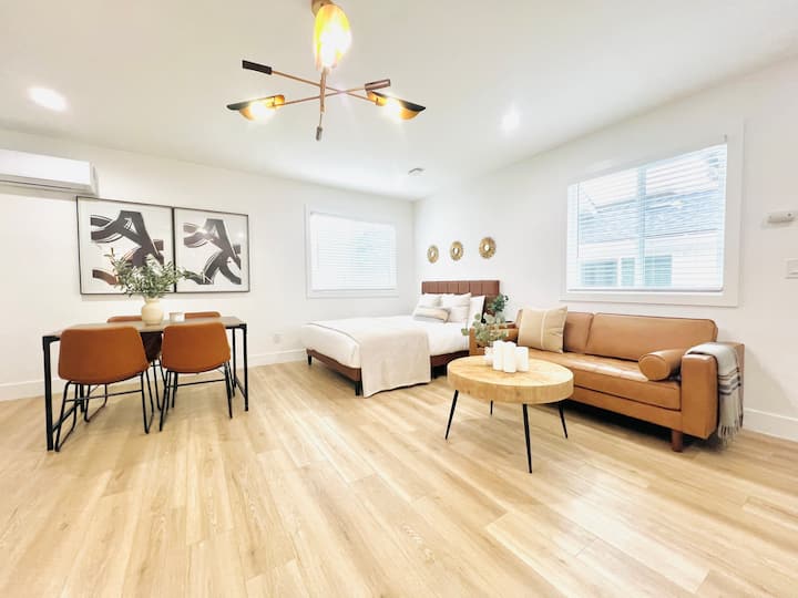 4175 Newly Renovated Upscale Studio - San Diego