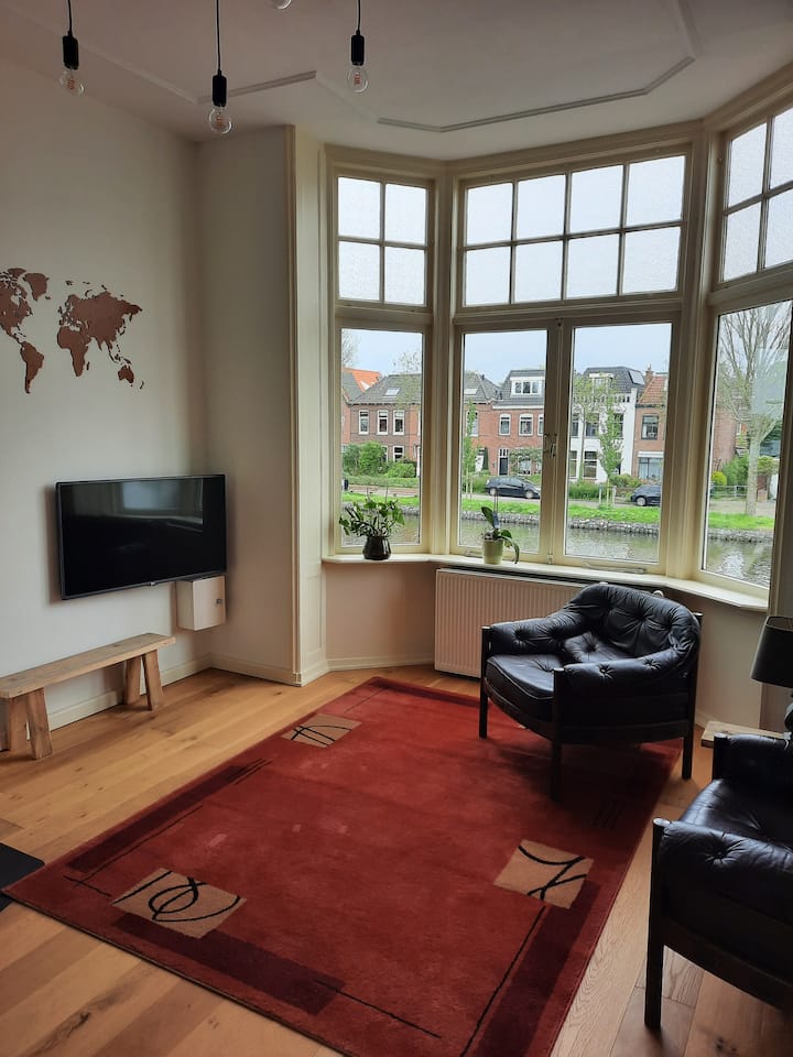 Een Plekje Aan Het Water - Delft