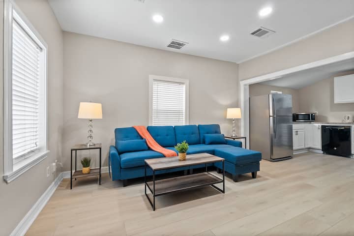 Charming Room | Private Bath | Grit Daily House - Austin, TX