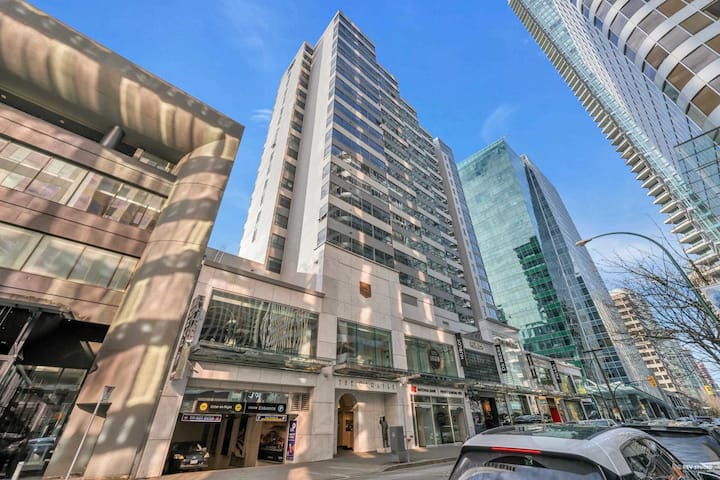 Modern Condo In The Heart Of Dt Overlooking City - Vancouver