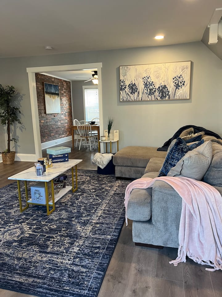 Brick Townhouse In Wilmington - Penns Woods Winery, Chadds Ford
