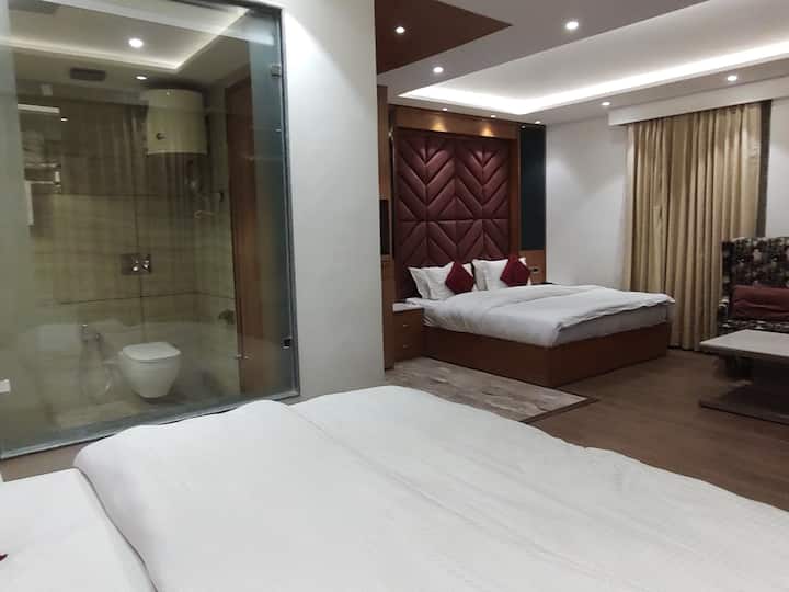 Family  Room Sagrika Resort - Dalhousie