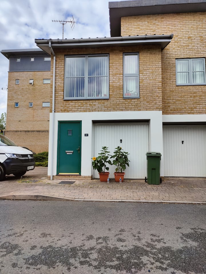 Colin & Susan's Airbnb - Cheltenham