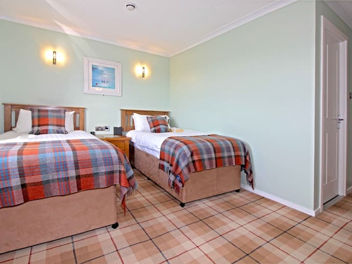 Tingle Creek Hotel - Standard Twin Room 9 - Kyle of Lochalsh