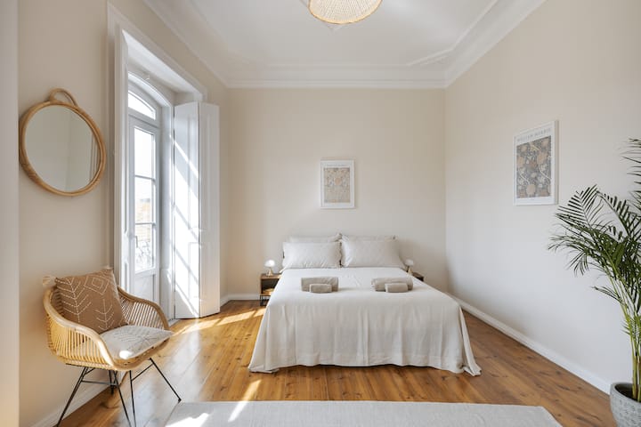 Elegant Double Room With Stunning View 1st Floor - Setúbal