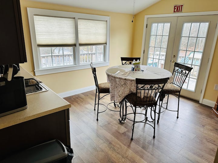 Maple Leaf Lodge Suite 2 - Schroon Lake, NY