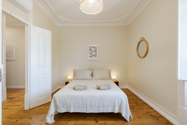 Cozy Double Room 2nd Floor - Setúbal
