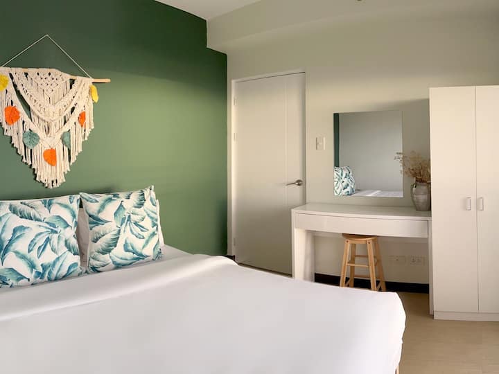 2br Spacious Boho Luxe Suite In Manila - Manila