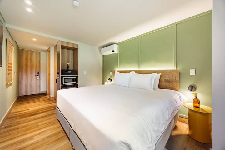 Hotel Room With Breakfast Included - Medellín