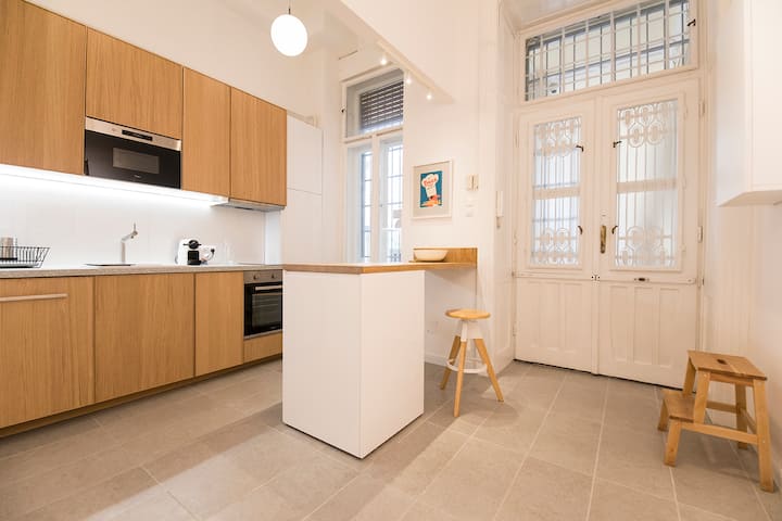 Falk Art Apartment In The Center But Quiet - Budapest