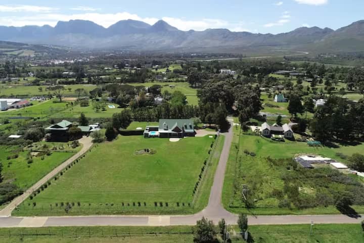 Firlands Farmhouse 179a With A View. - Grabouw
