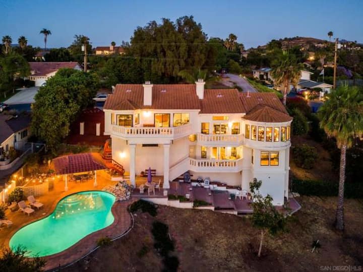 Tuscan Villa & Beautiful Views - Escondido