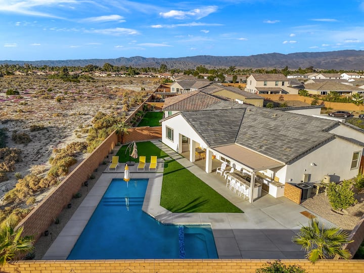 Sands Of Luxury: Stylish Oasis W/ Pool & Jacuzzi - Indio, CA