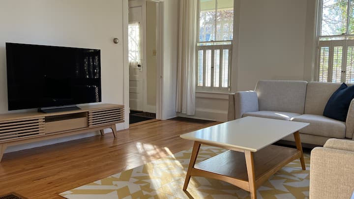 Perfectly Located: Prof's Charming House - Hamilton, NY