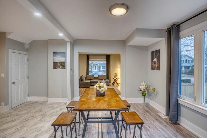 3 Bedroom Falls Walking Distance - Niagara Falls