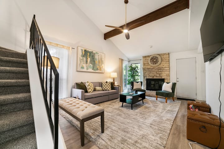 Charming, Quiet, Stylish Home 7 Min To Downtown - Austin, TX