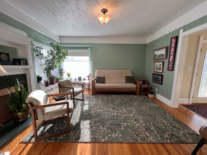 Monarch's Retreat - Walkable To Downtown Cheyenne - Cheyenne, WY
