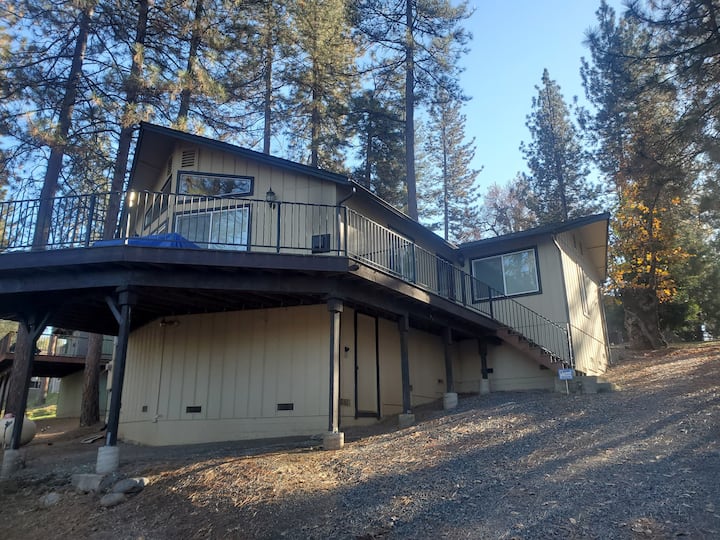 Serene Sierra Getaway - Groveland, CA