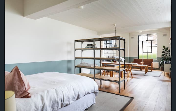 Spacious Studio Apt - Surry Hills