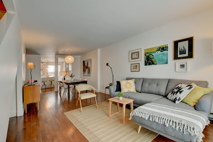Beautiful 2 Level Condo In The Heart Of Montreal - Lasalle