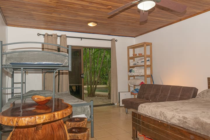 Casa Kahuna Poolside Suite - Nosara
