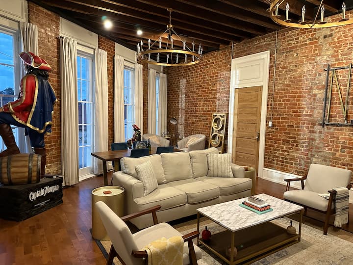 Modern Reno 1bdr Off Magazine St - New Orleans, LA