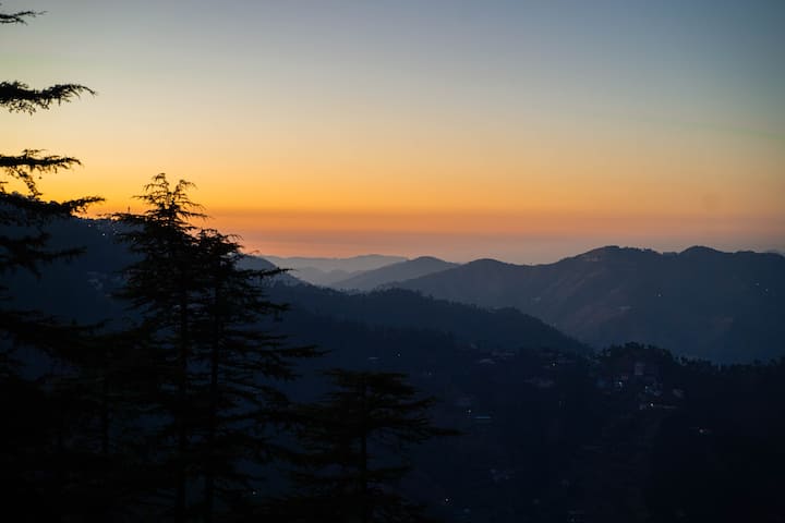 Stylish 2bhk With Balcony - Shimla